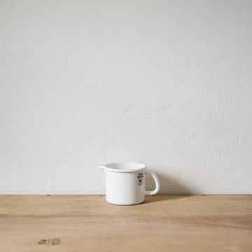 Riess Enamelware – Miss Arthur