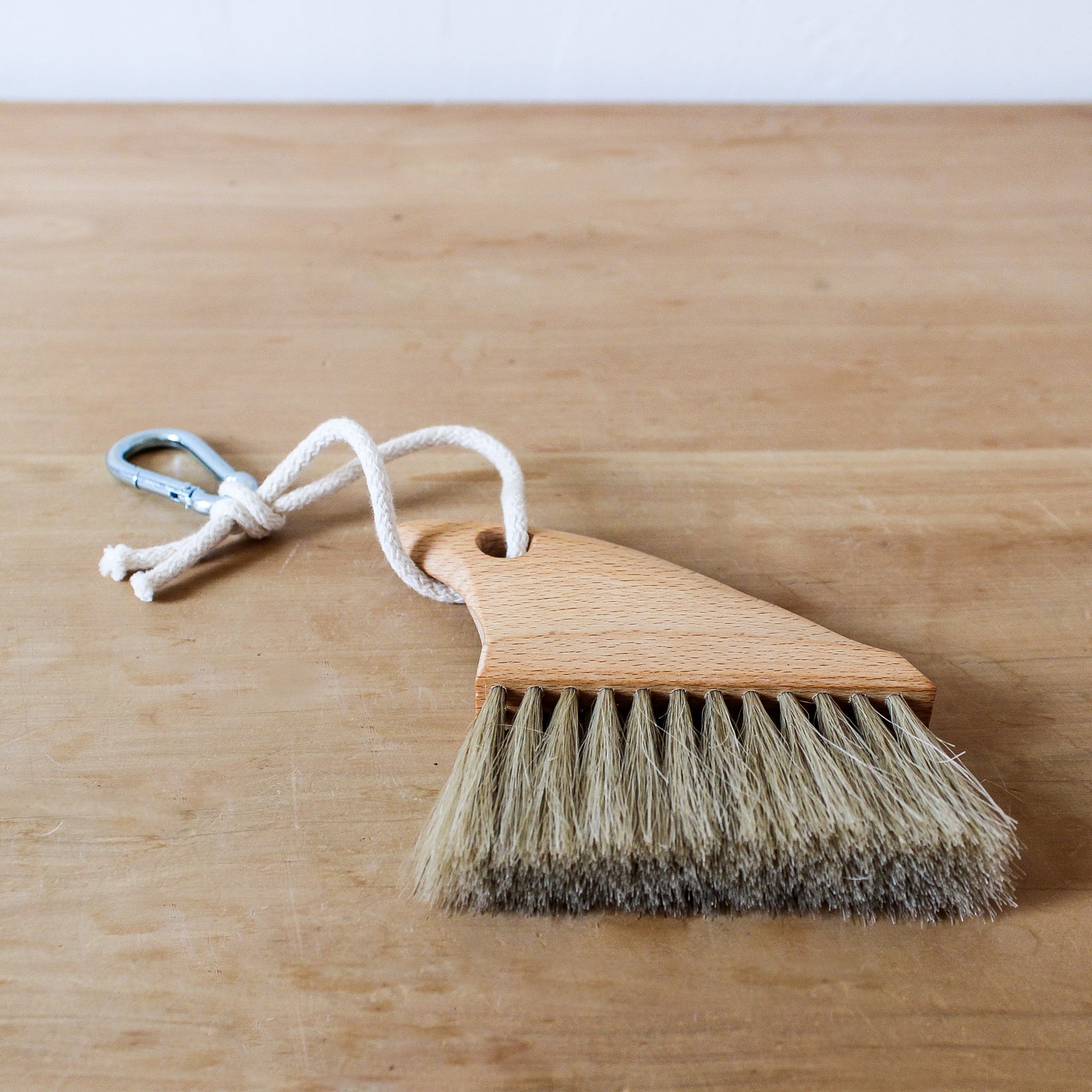 Sharky Beach Brush – Miss Arthur