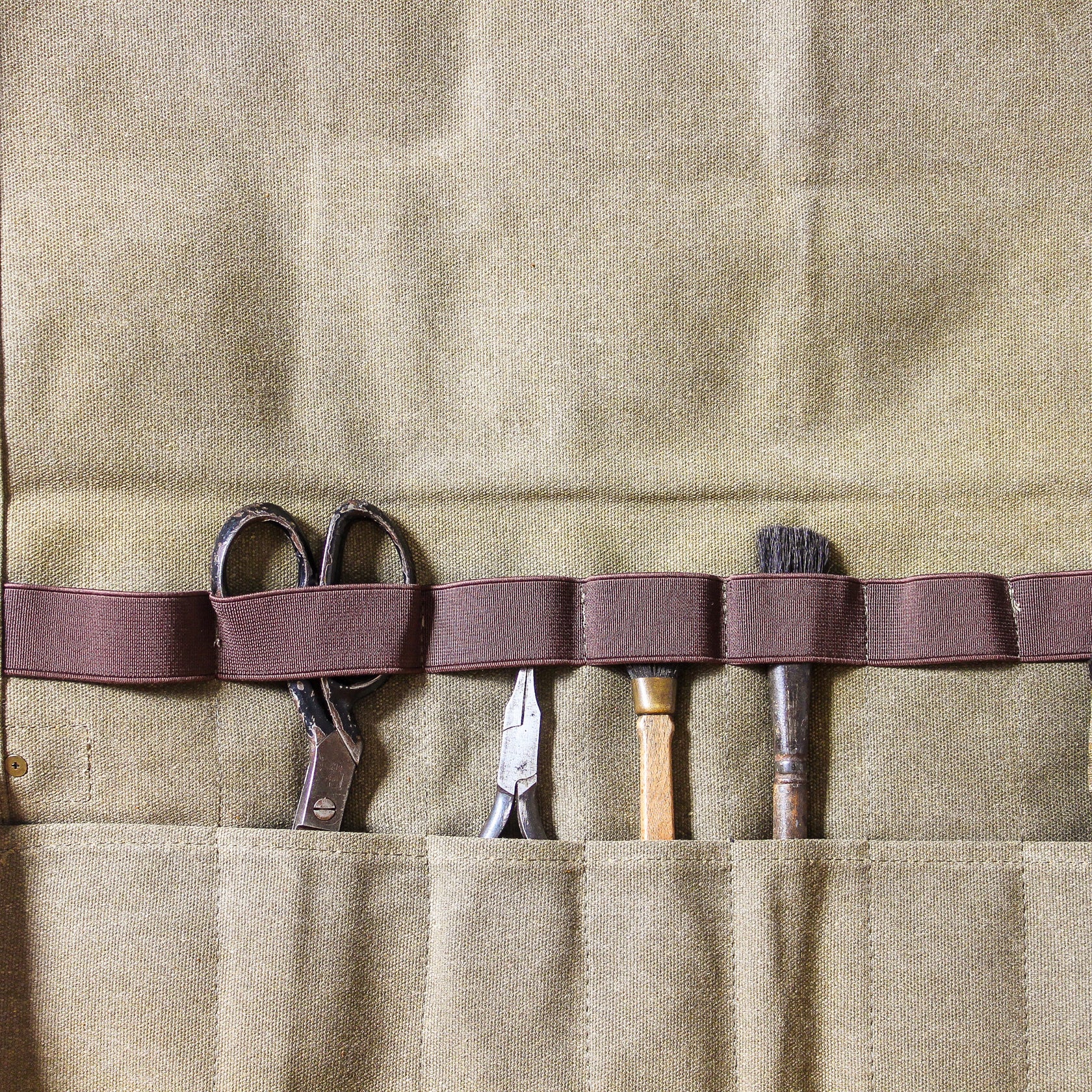 Waxed Canvas Utility Roll – Miss Arthur