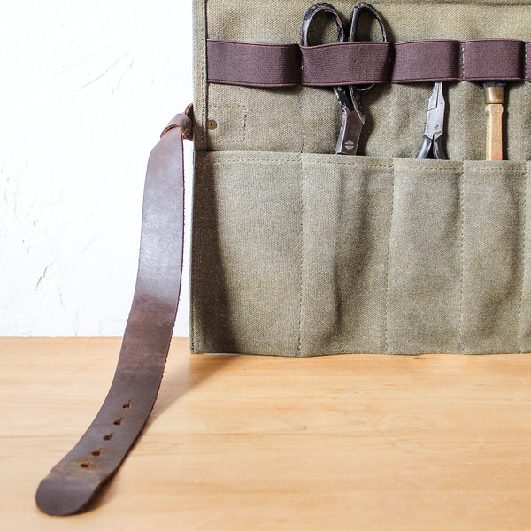 Waxed Canvas Utility Roll – Miss Arthur