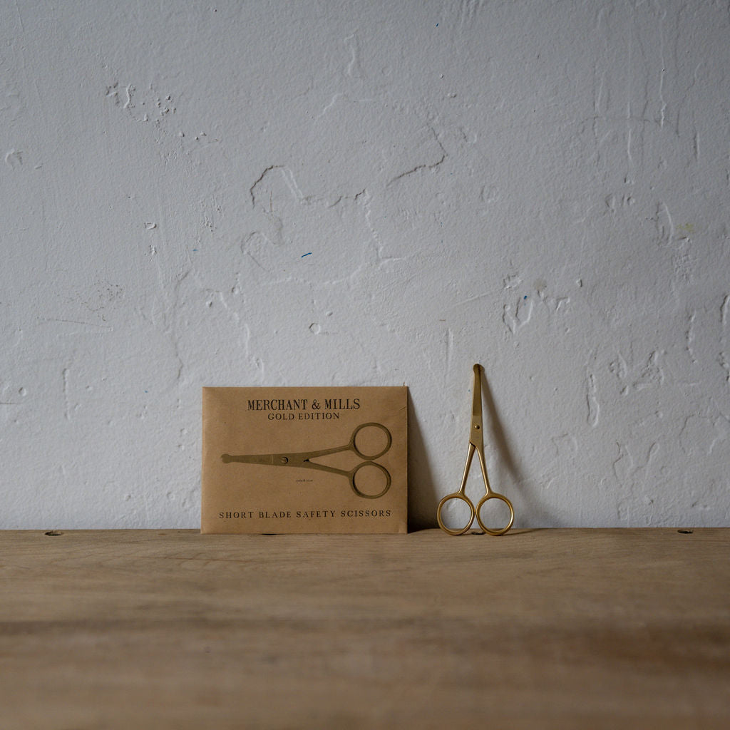 Merchant & Mills Short Blade Safety Scissors – Miss Arthur